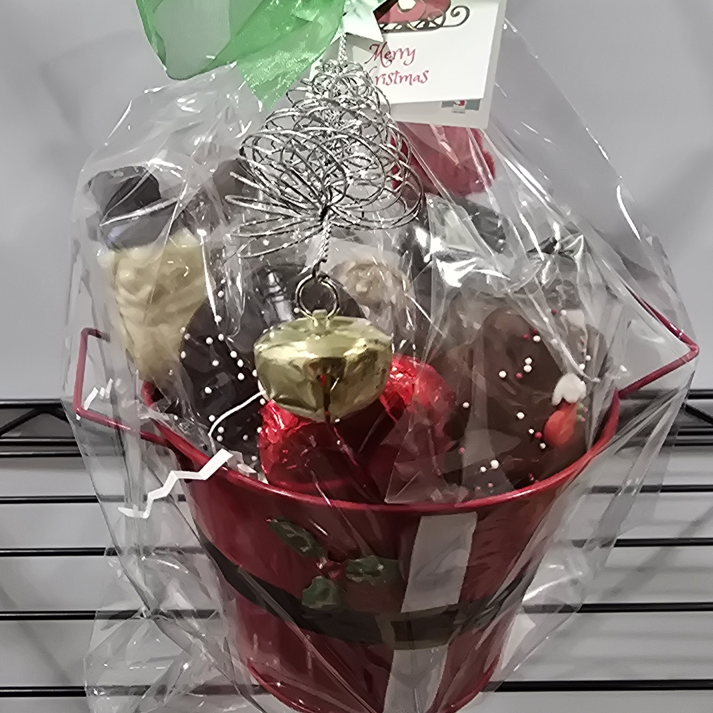 Santa Bucket | Dena's Specialty Candy